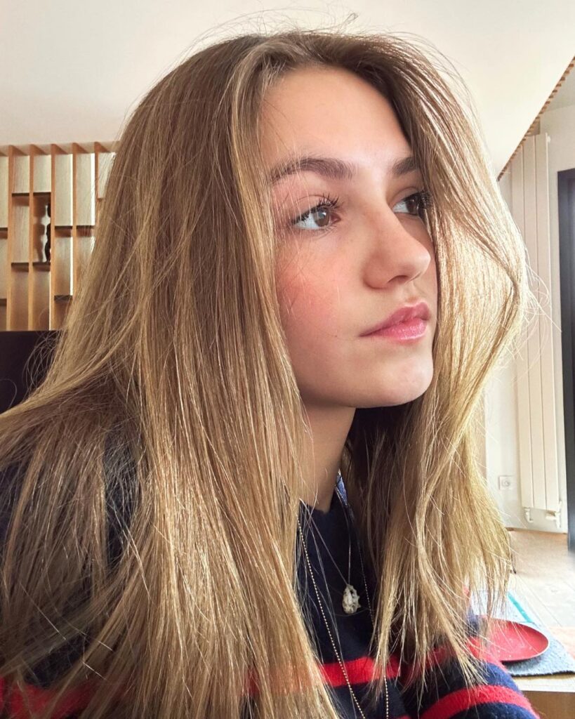 Zoé Clauzure, la jeune prodige de 15 ans qui révolutionne la scène ...